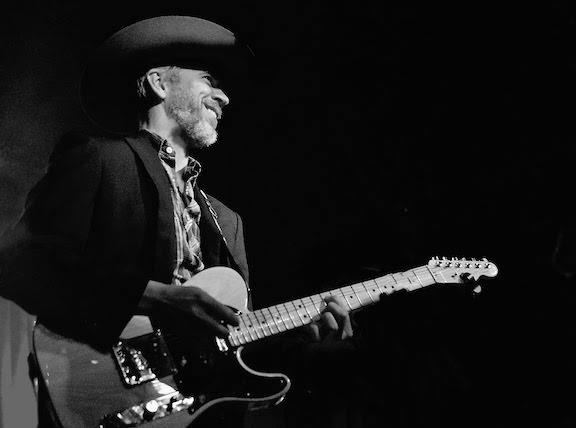 Dan Whitaker & The Shinebenders | Brown County Inn